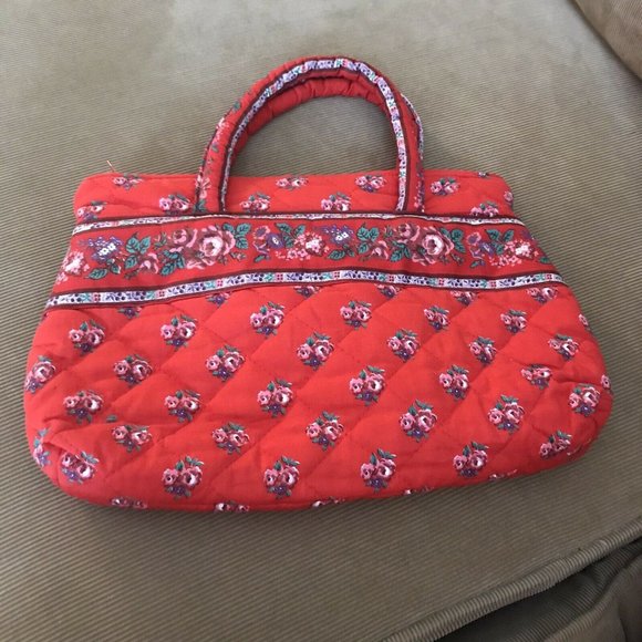 American Vintage | Bags | Vintage Red Fabric Quilted Tote Purse Floral ...